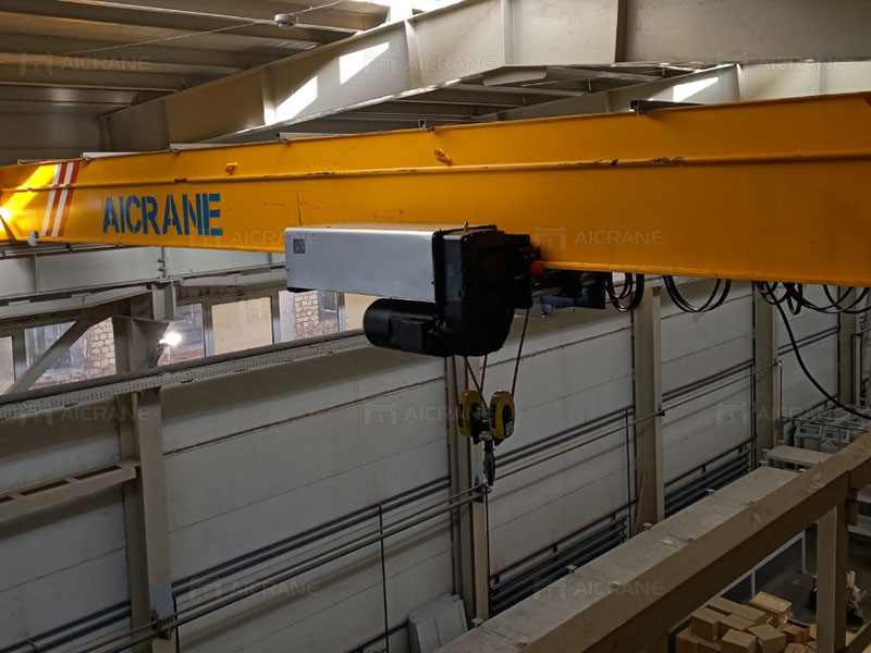 Innovation in Lifting: Exploring the Latest Technologies in Overhead ...